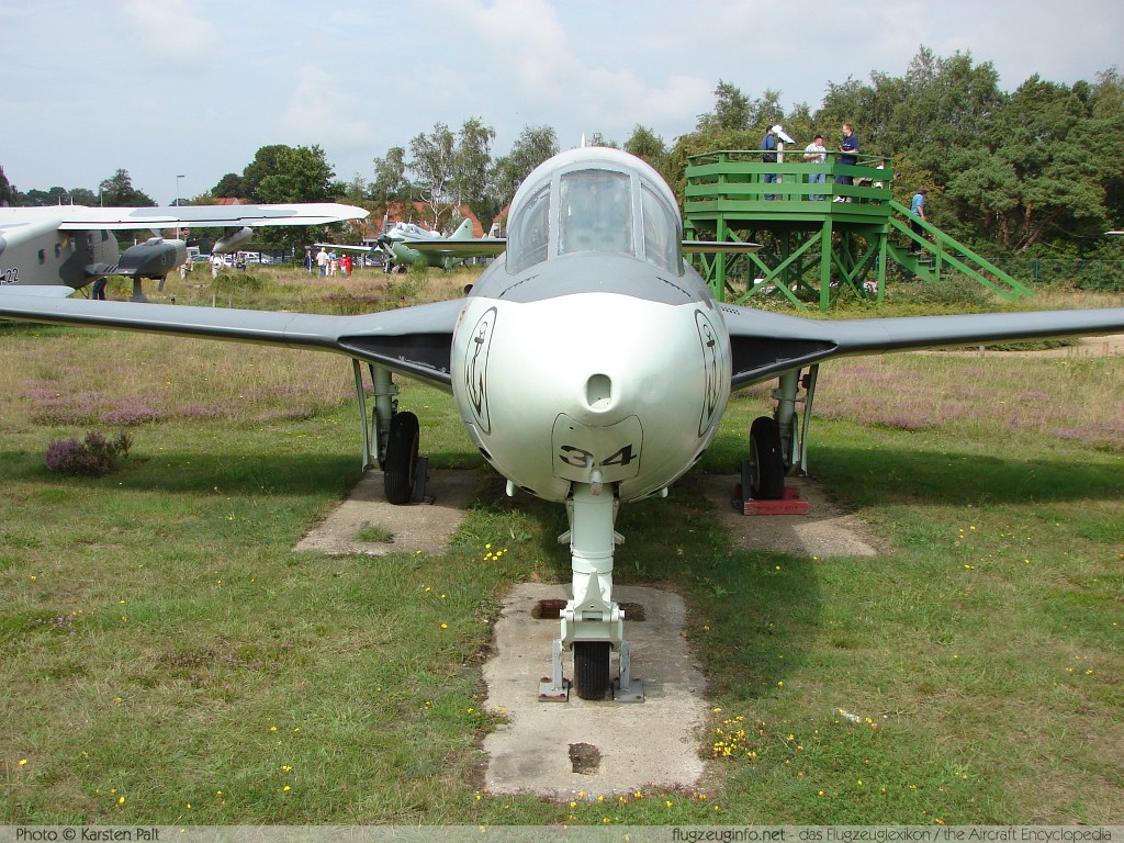 Armstrong Whitworth / Hawker SeaHawk Mk. 100, Indian Navy ...
